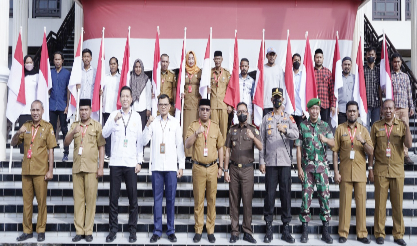 Gerakan 10 Juta Bendera Merah Putih Jelang HUT Kemerdekaan di Tidore ...